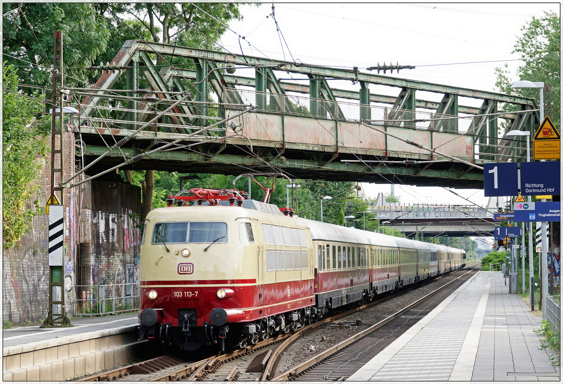 Drehscheibe Online Foren :: 03/02 - Bild-Sichtungen :: 2x 103 113 in ...